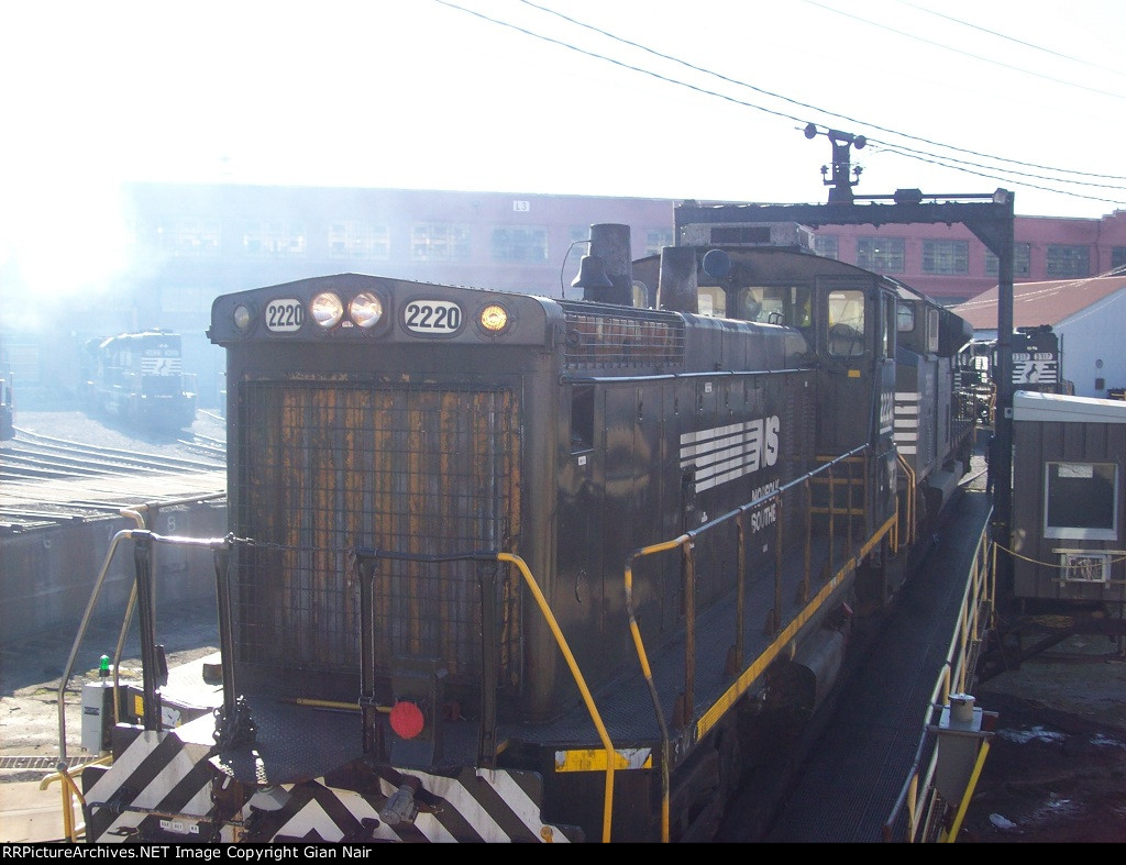 Norfolk Southern 2220